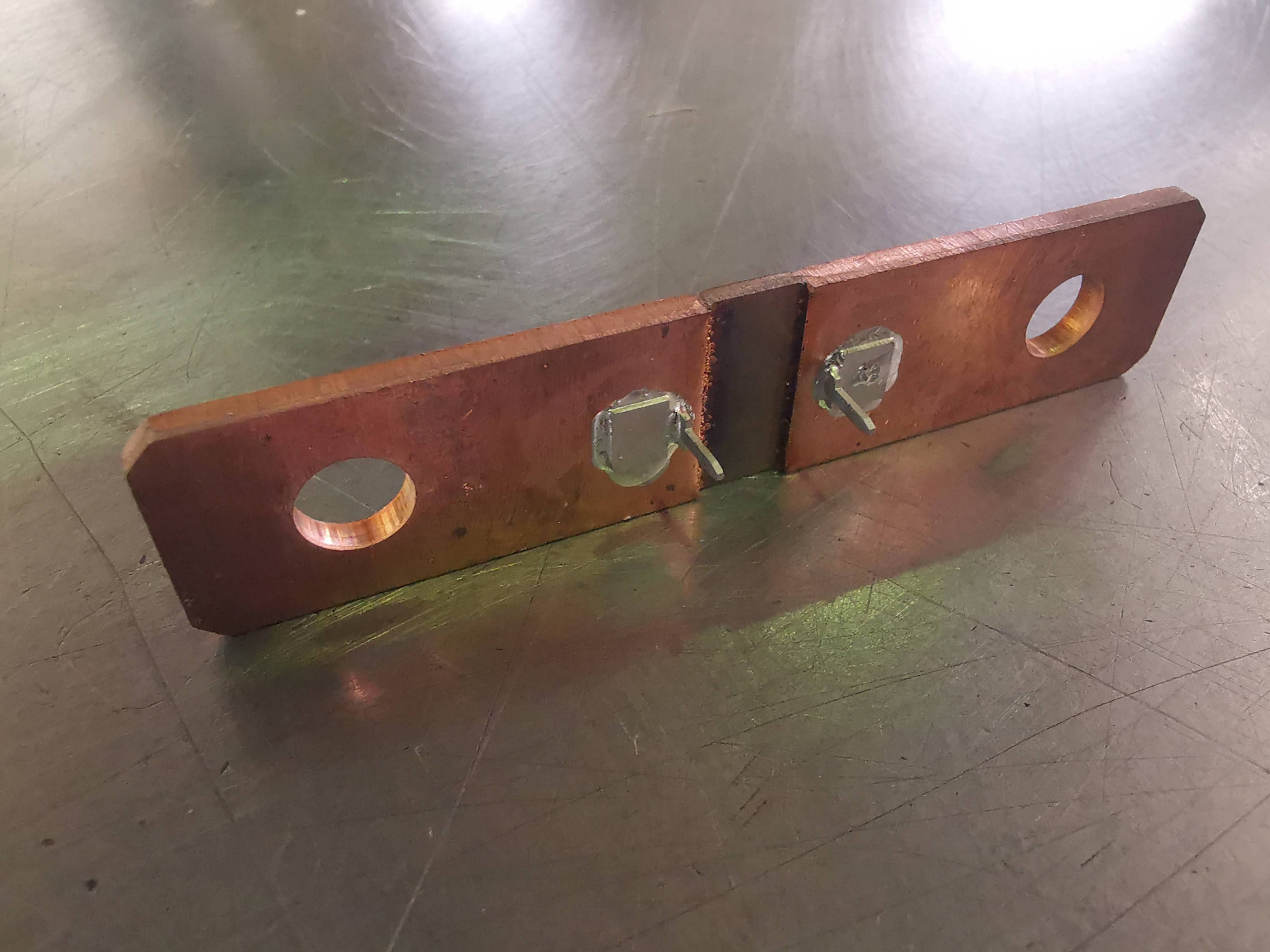 電子ビーム溶接(EBW) - 株式会社 五月工業